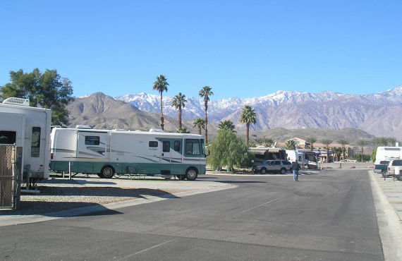 Camping Palm Springs Oasis RV Resort - Cathedral City
