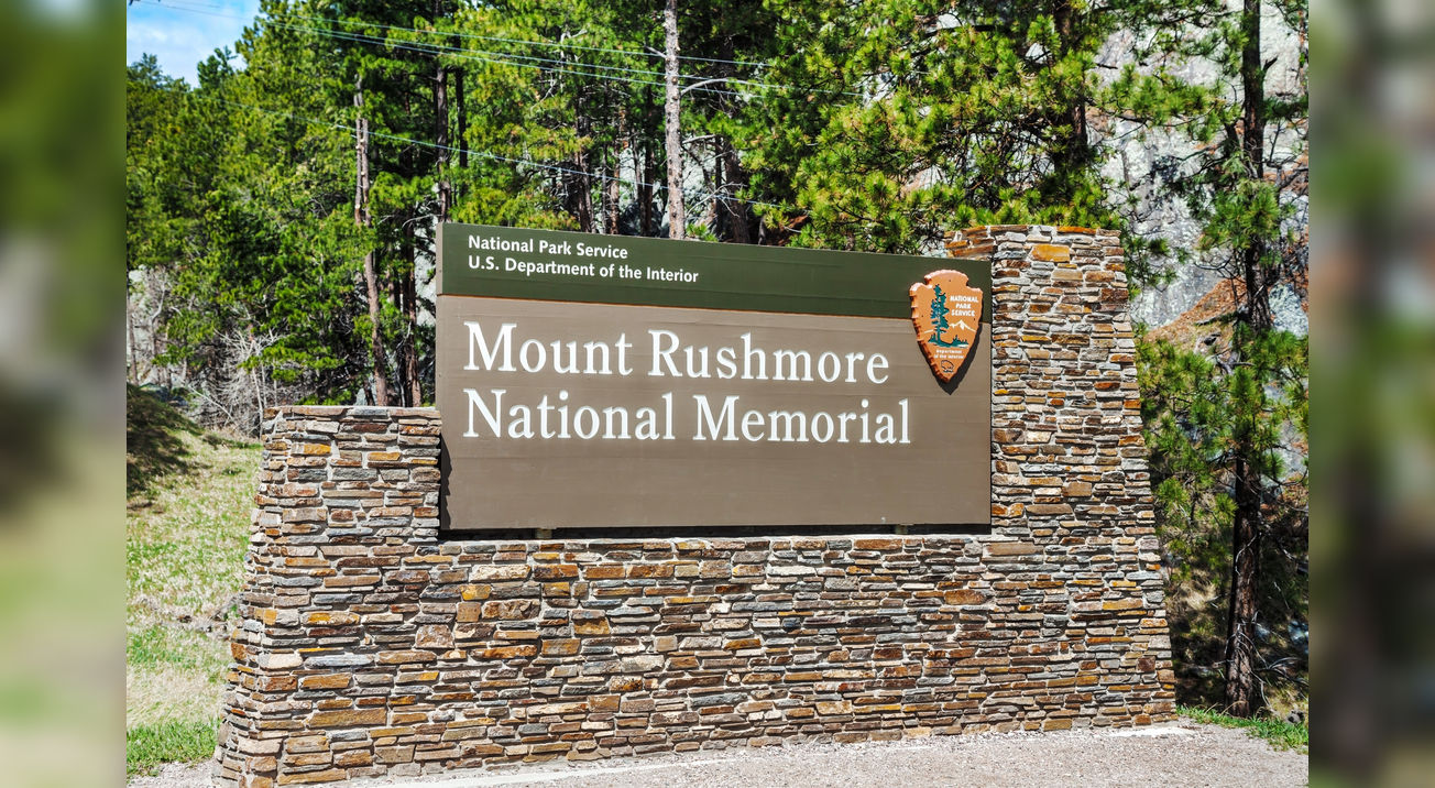 Mount Rushmore Travel Guide 2025 | Free PDF to print