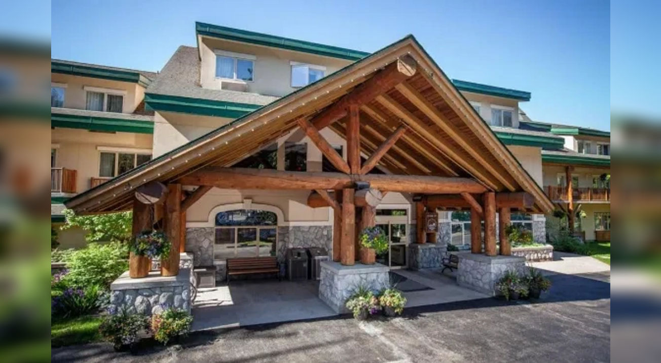 Coast Hillcrest Hotel - Revelstoke : Rates, photos and reviews