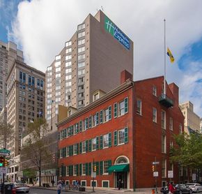 Holiday Inn Express Philadelphia-Midtown Hotel | Authentik