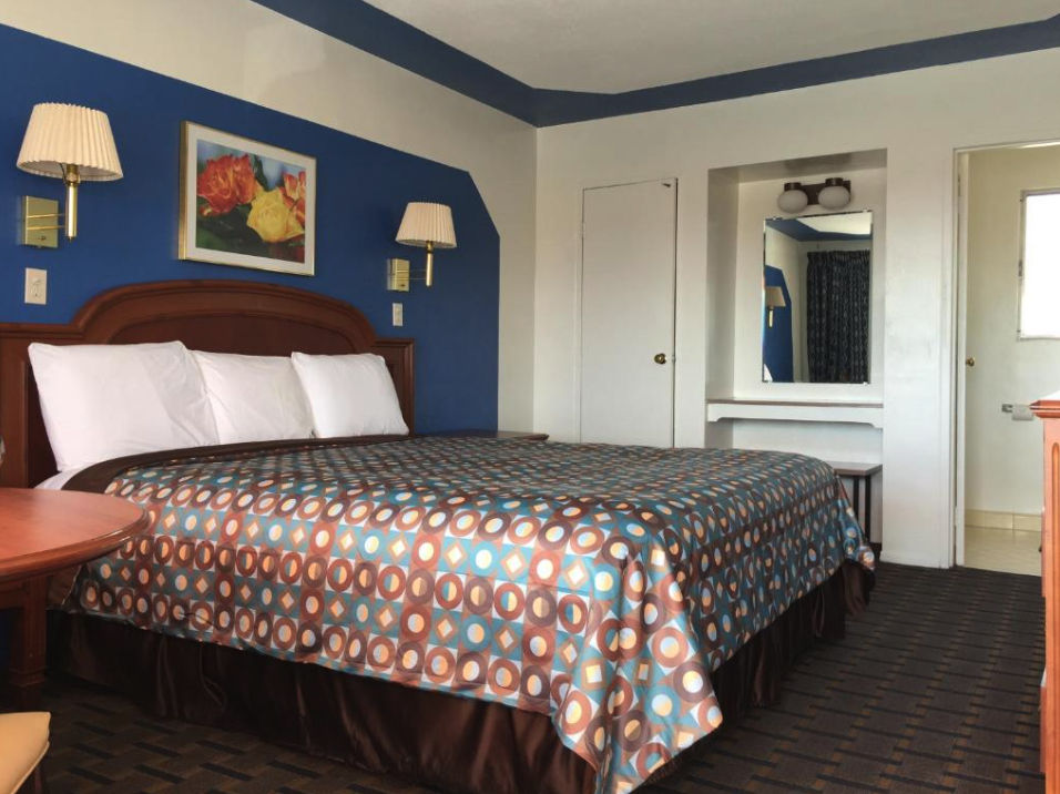 Ramblin Rose Motel - Kingman : Rates, photos and reviews